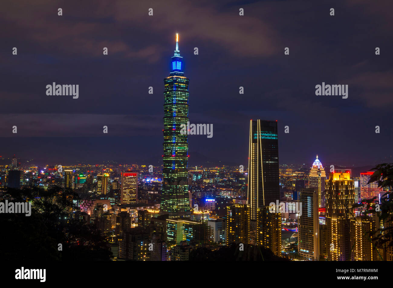 The scene of Taipei 101 building and Taipei city Taiwan o Stock Photo ...