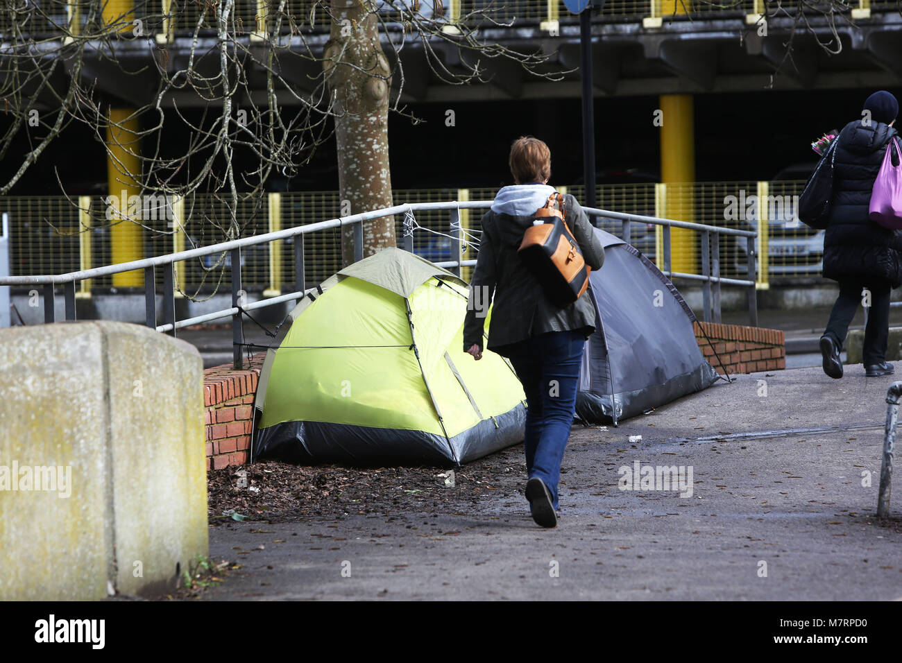 Homeless people live in tents hi-res stock photography and images - Alamy