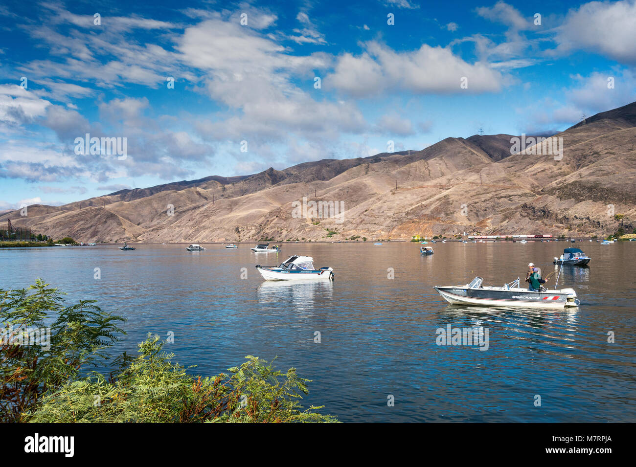 Snake boats hi-res stock photography and images - Alamy