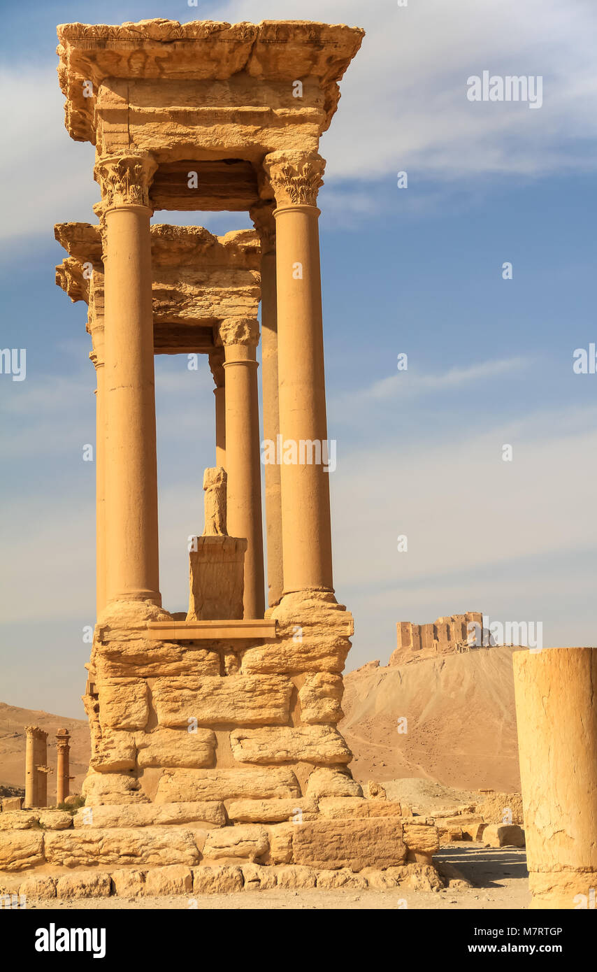 Ancient Roman time town in Palmyra Stock Photo - Alamy