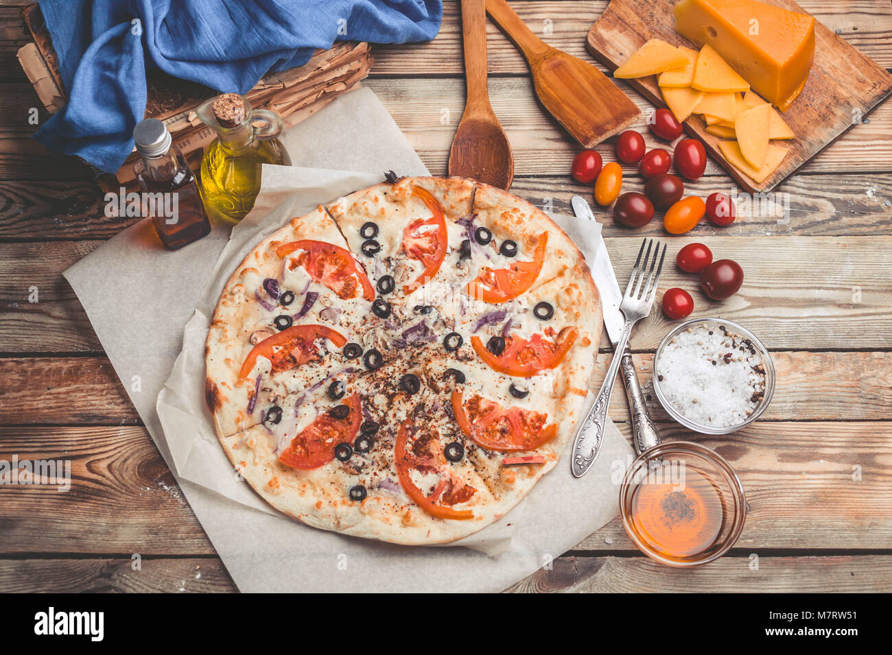 Crust food hi-res stock photography and images - Alamy