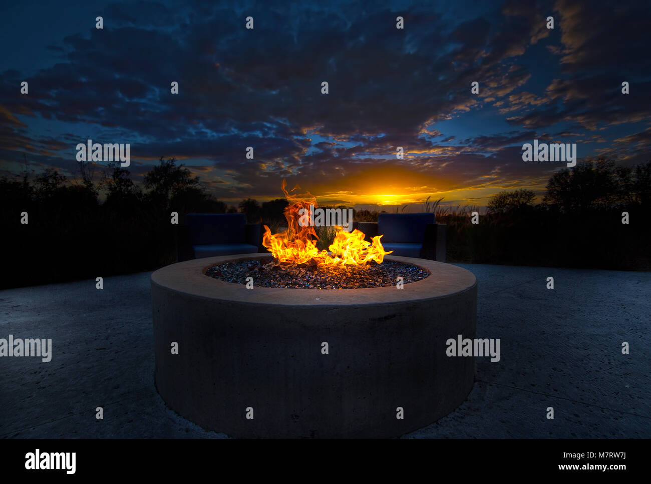 Fire pit design hi-res stock photography and images - Alamy