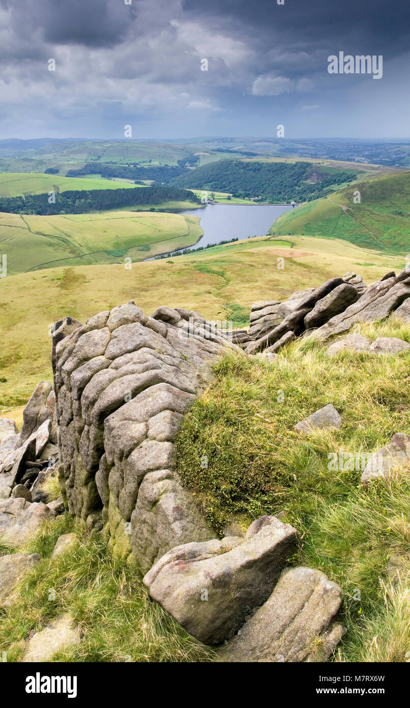 Glacial rock formations overlooking Kinder reservoir, Peak District ...