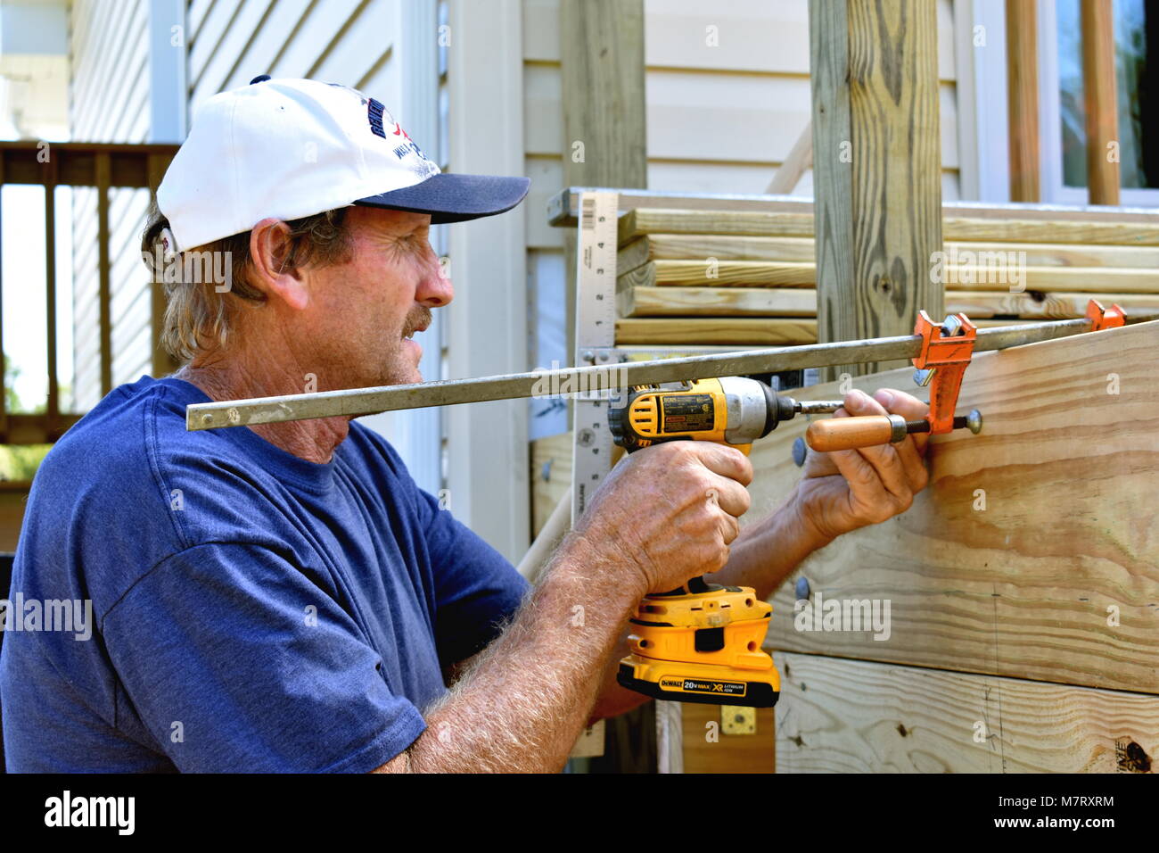 Contractor lumber hi-res stock photography and images - Alamy