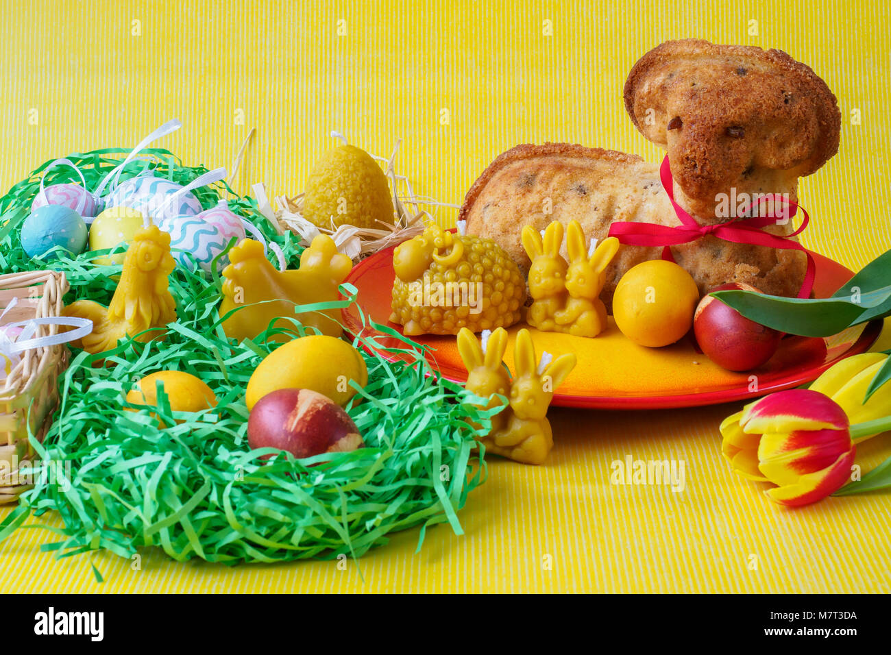 Traditional easter lamb cake with easter decoration Stock Photo - Alamy