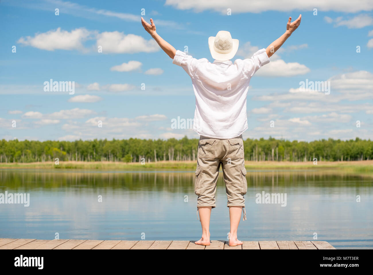 Arms spread out hi-res stock photography and images - Alamy