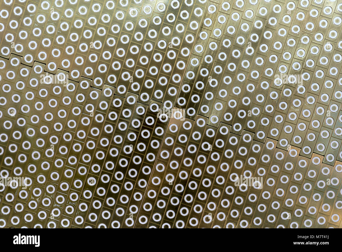 Phased array antenna hi-res stock photography and images - Alamy