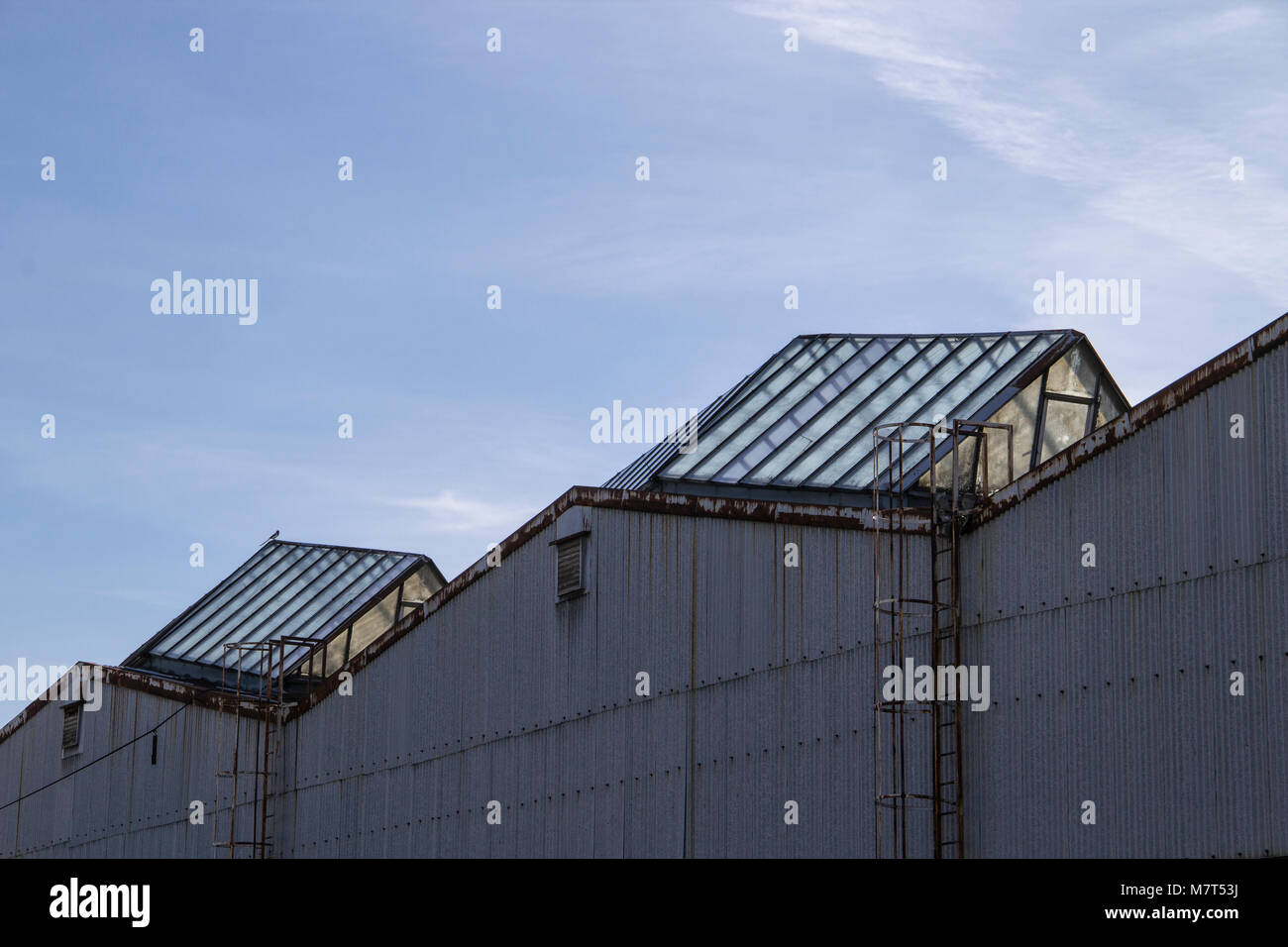 Industrial roof factory hi-res stock photography and images - Alamy