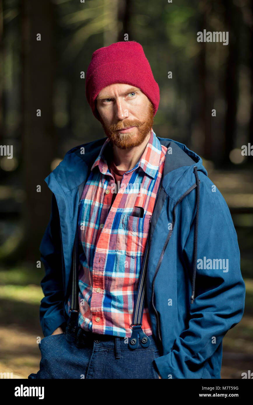 Bearded man smiling posing hi-res stock photography and images - Alamy