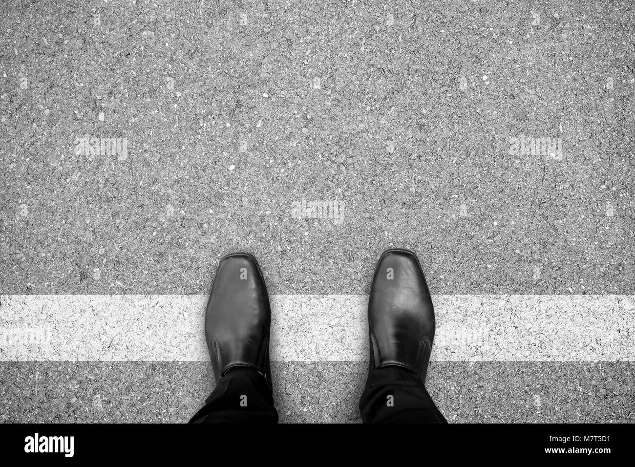 Border crossing on foot hi-res stock photography and images - Alamy