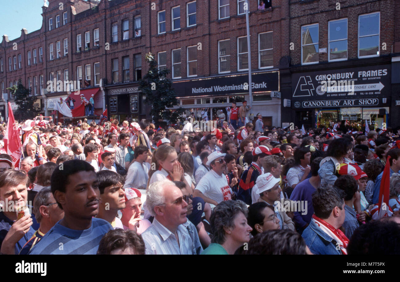 Arsenal Football Supporters Stock Photo - Alamy