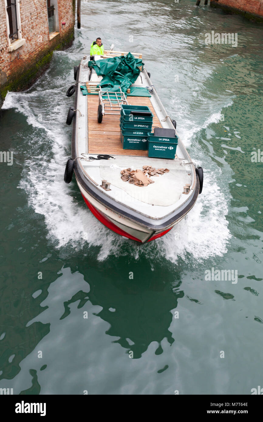 Venice boat canal hi-res stock photography and images - Alamy