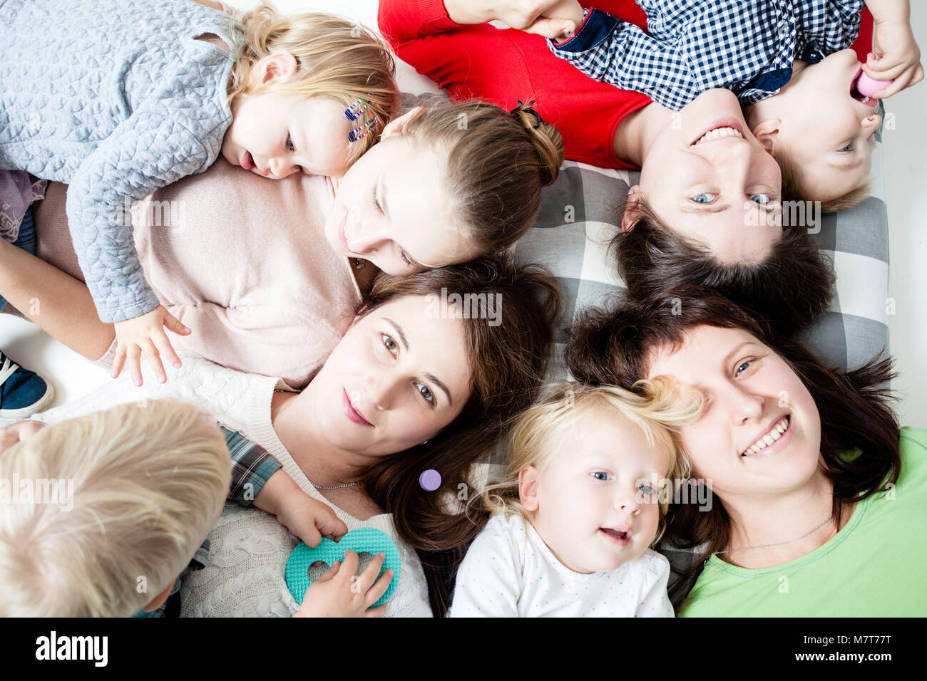 Moms activity hi-res stock photography and images - Alamy