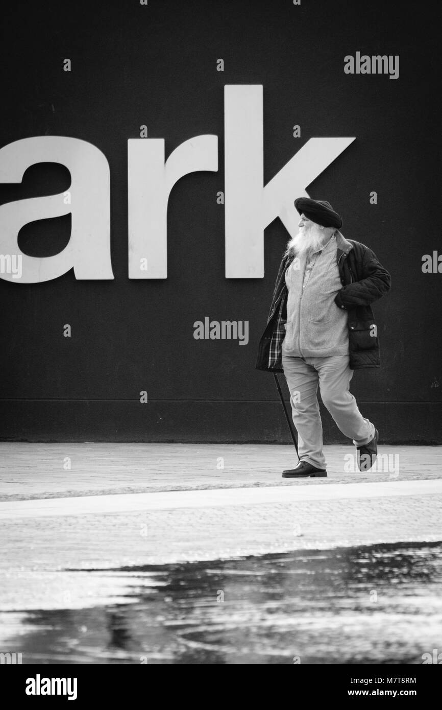 Old sikh man in Black and White Stock Photos & Images - Alamy