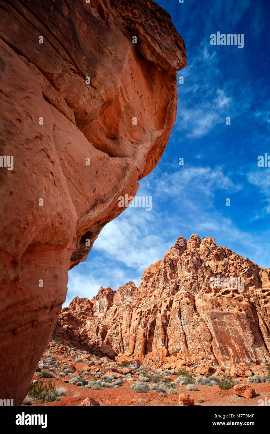 Beautiful eroded sandstone rock formations in Nevada's Valley of Fire ...