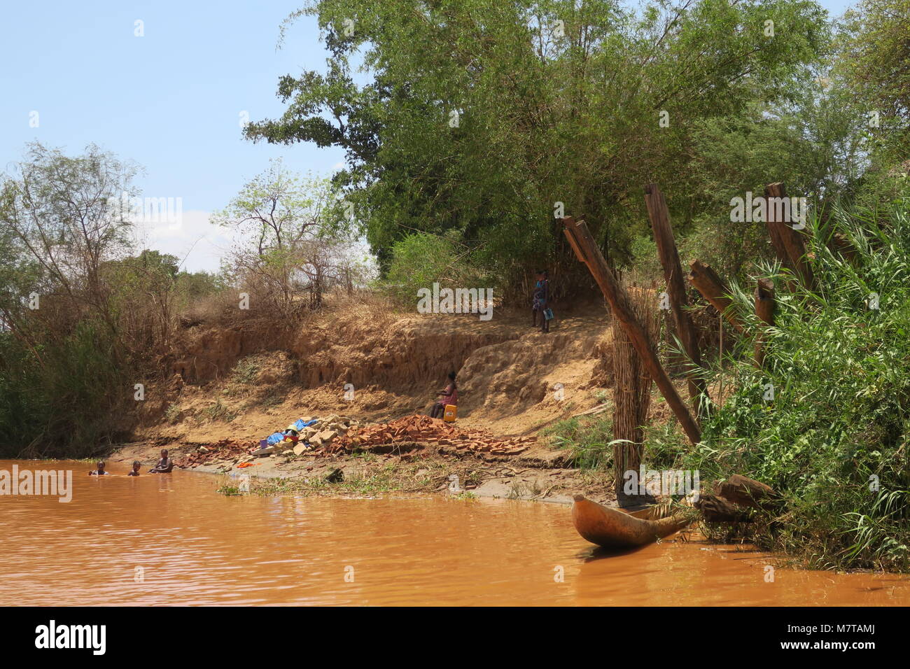 Pirogue, dugout, canoe on Tsiribihina river, Madagascar Stock Photo - Alamy