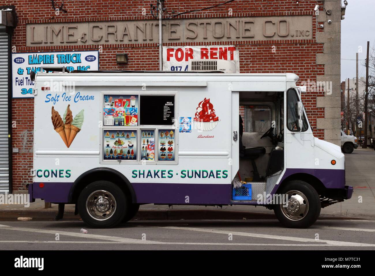 Commerce at Hunts Point, South Bronx, New York USA Stock Photo - Alamy