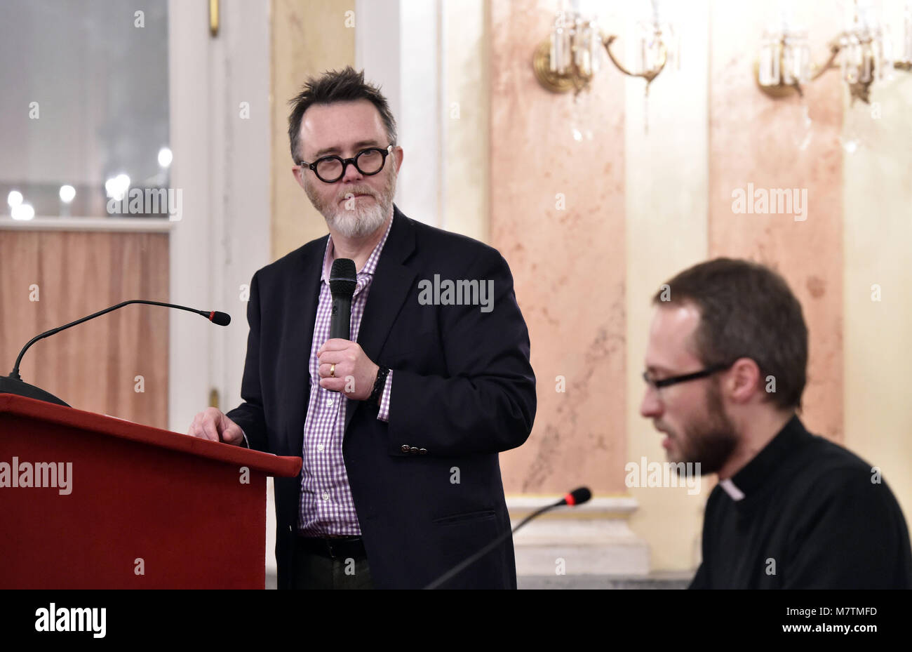 Rod dreher hi-res stock photography and images - Alamy