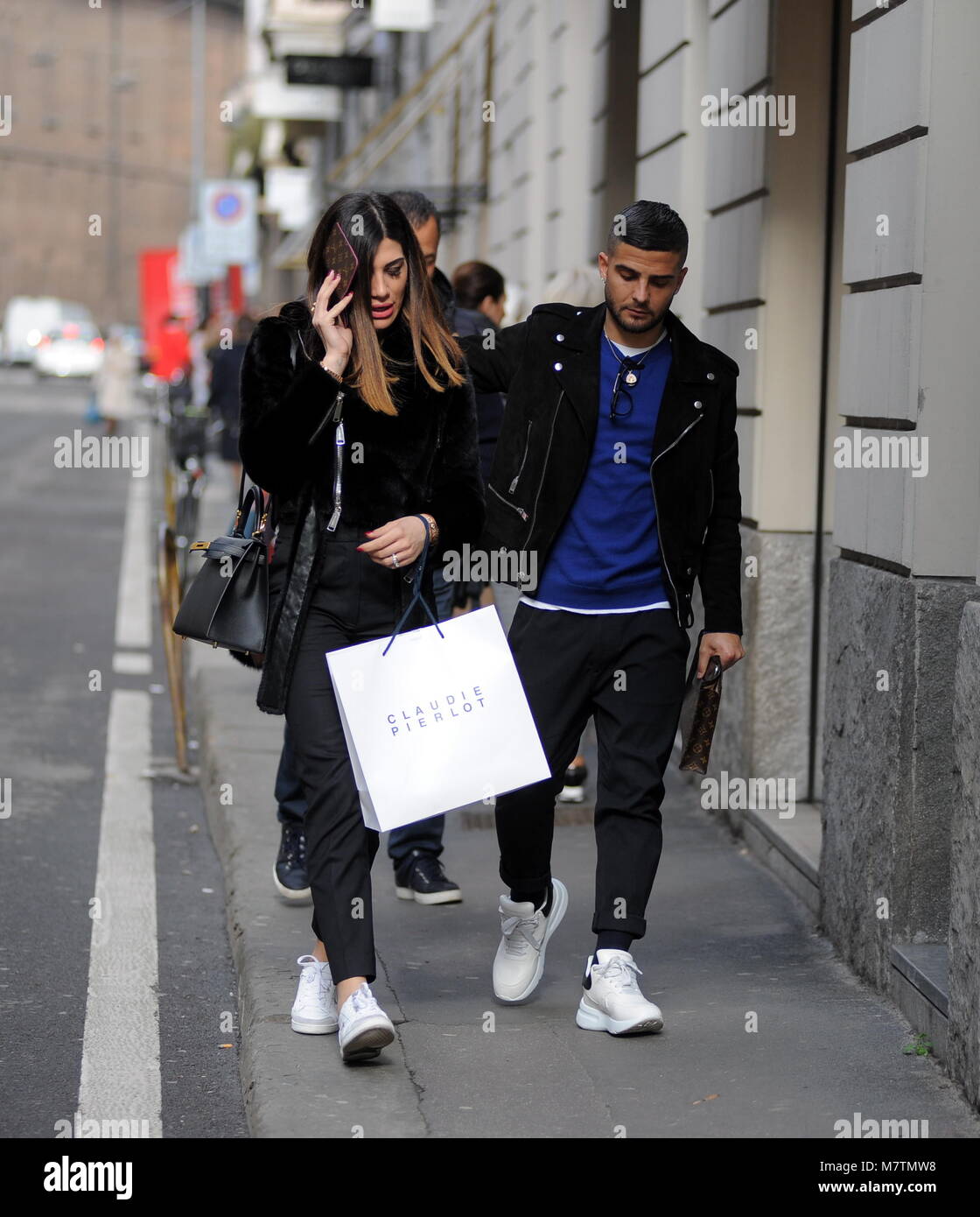 Milan, Lorenzo Insigne shopping in the center with his wife Genoveffa ...