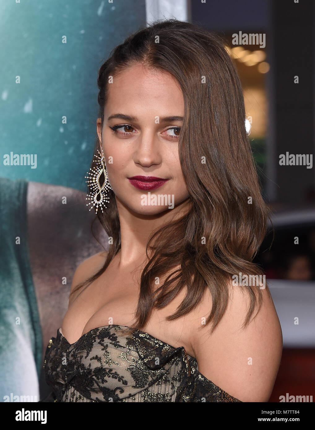 Alicia vikander arrives los angeles hi-res stock photography and images ...