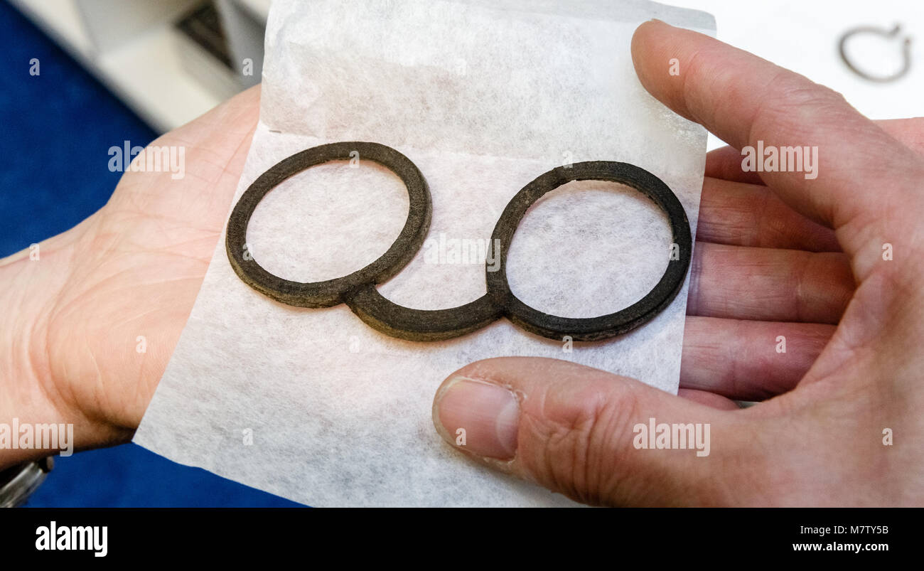 Glasses from the 15th century hi-res stock photography and images - Alamy