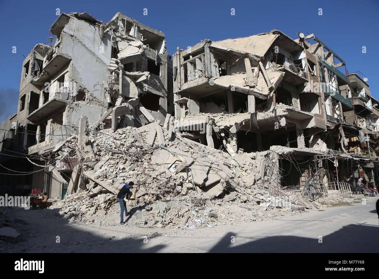 Building wreckage hi-res stock photography and images - Alamy