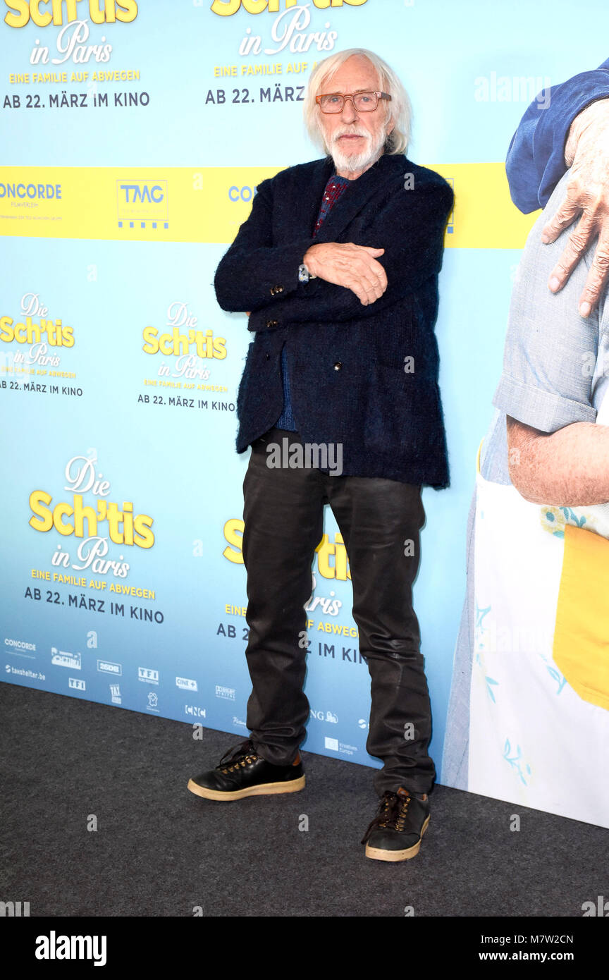 Pierre Richard attends the 'La ch'tite famille' photocall at Hotel ...