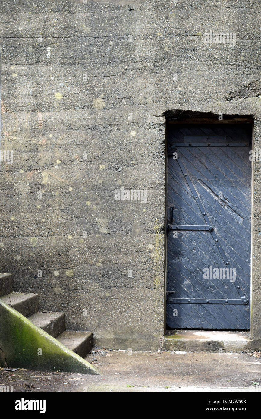 Old bunker door hi-res stock photography and images - Alamy