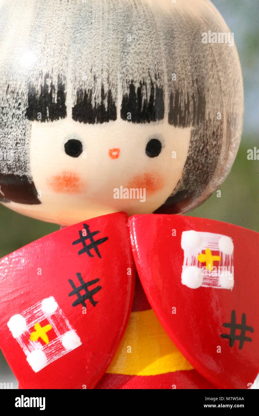 Wooden doll art japan hi-res stock photography and images - Alamy