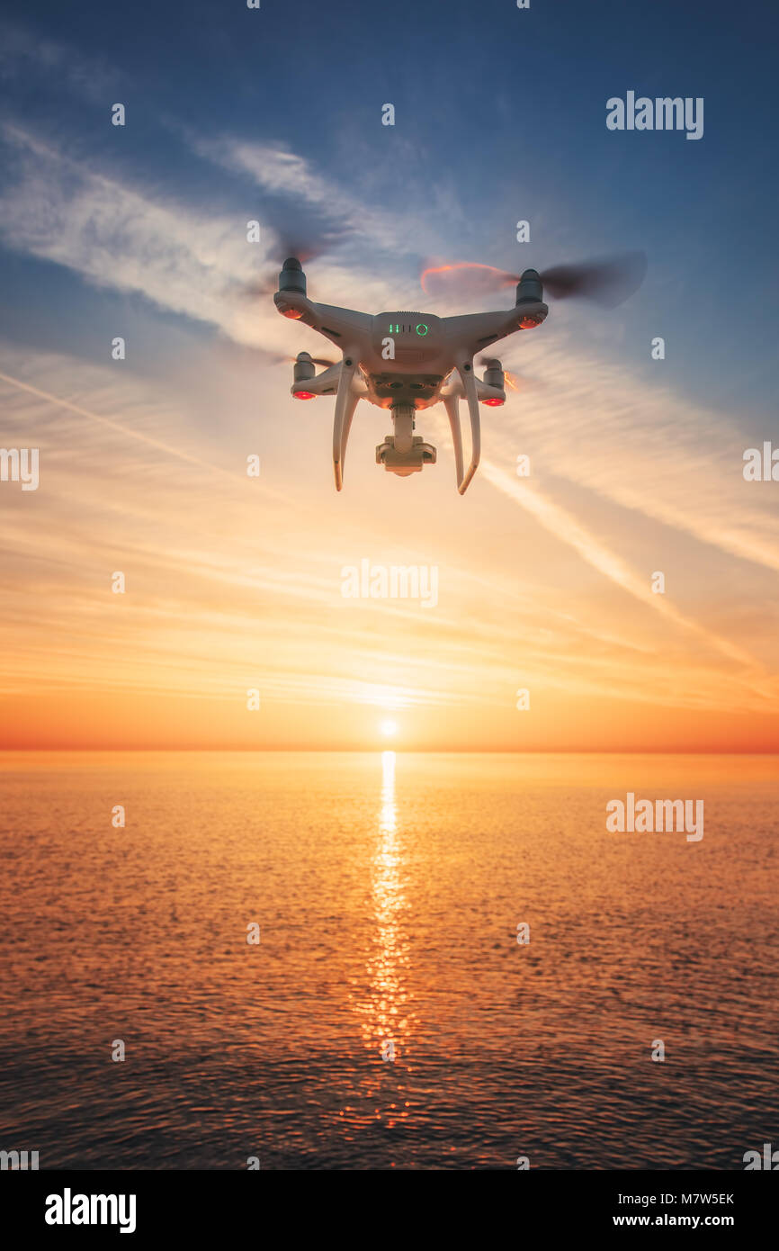 Drone flying at sea hi-res stock photography and images - Alamy