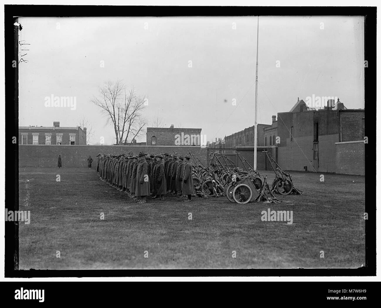 A demonstration by the U.S. Marine Corps machine gun unit, held at a ...