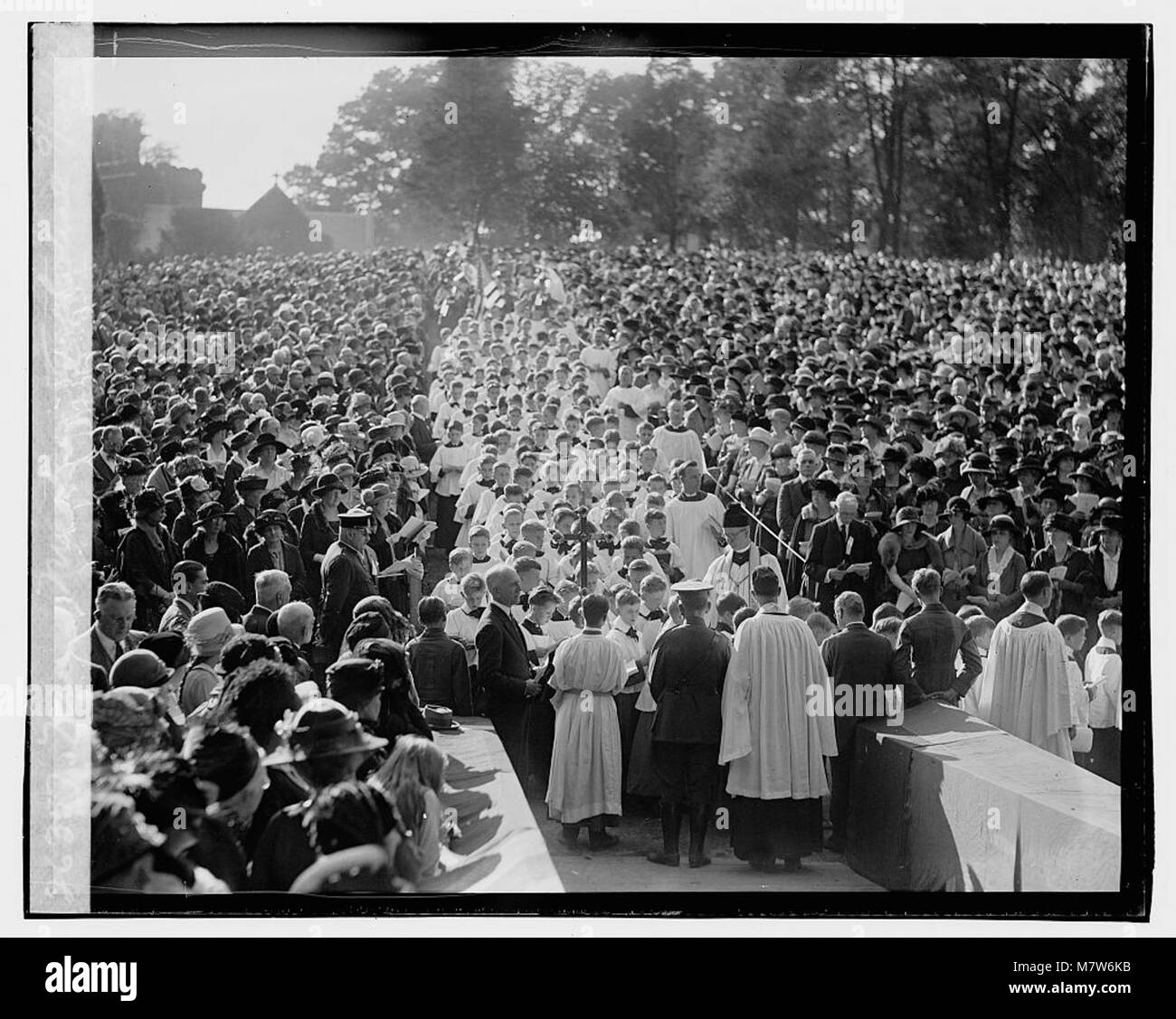 Mass in the cathedral Black and White Stock Photos & Images - Alamy