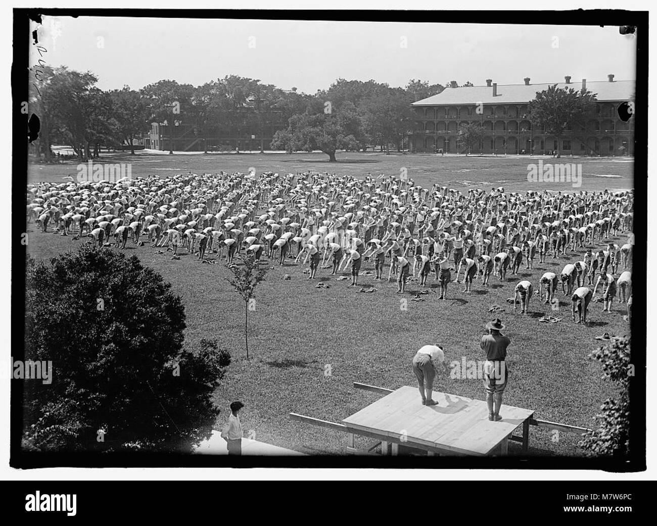 Physical fitness in the military hi-res stock photography and images ...