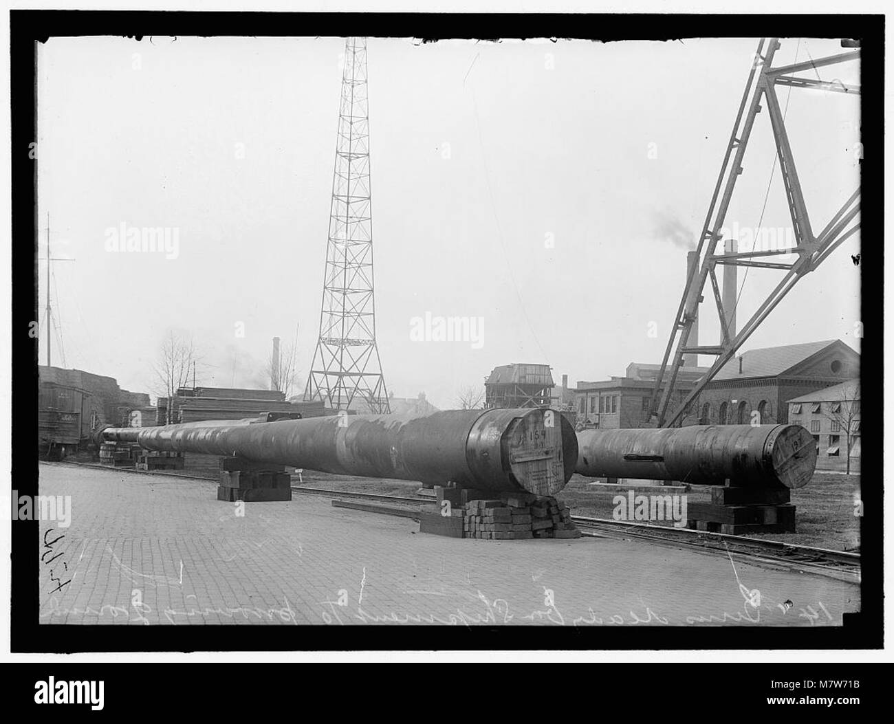The image shows 14-inch guns at the U.S. Navy Yard in Washington ...