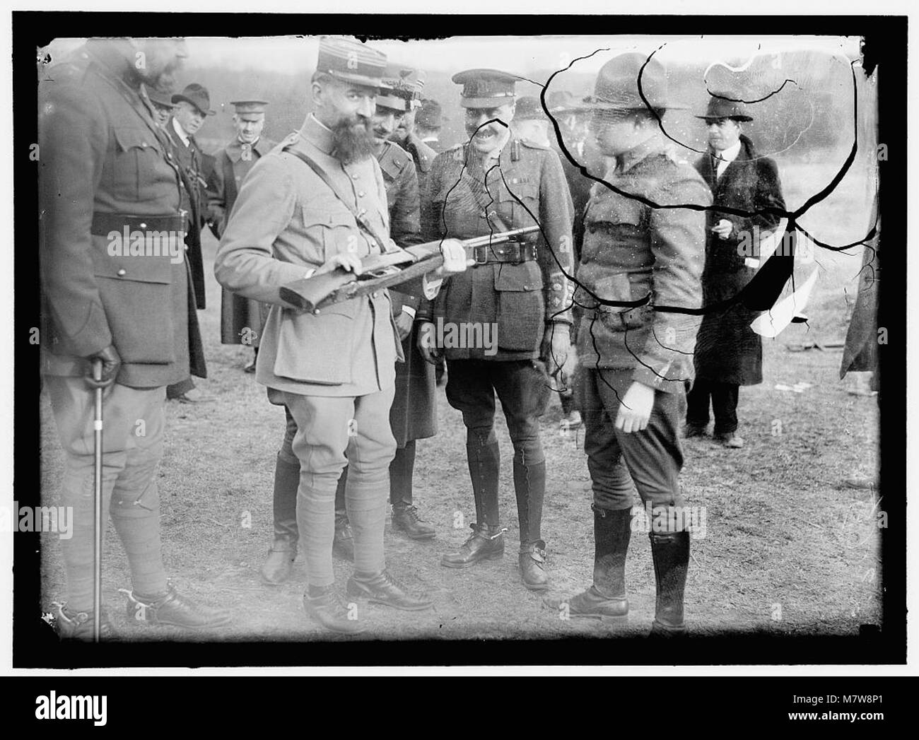 Photograph of U.S. Army soldiers conducting machine gun tests ...