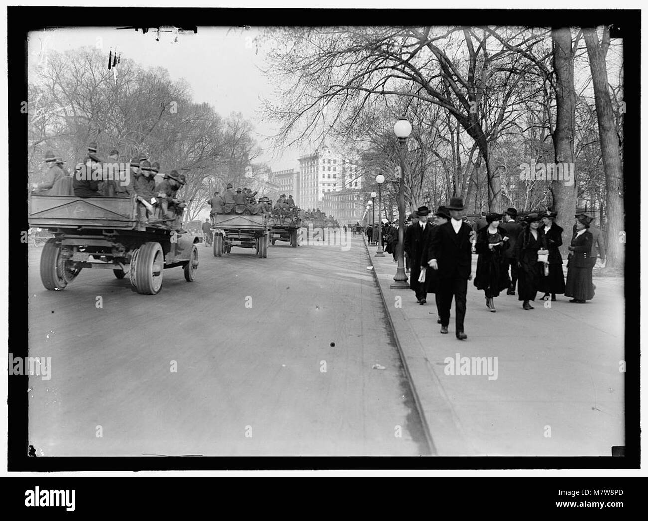 U s army soldiers moving hi-res stock photography and images - Alamy