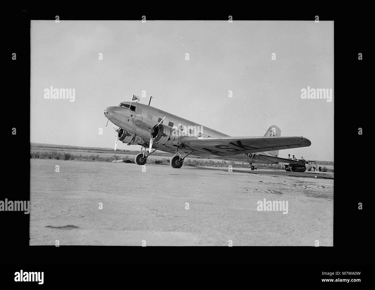 Parked at airport Black and White Stock Photos & Images - Alamy