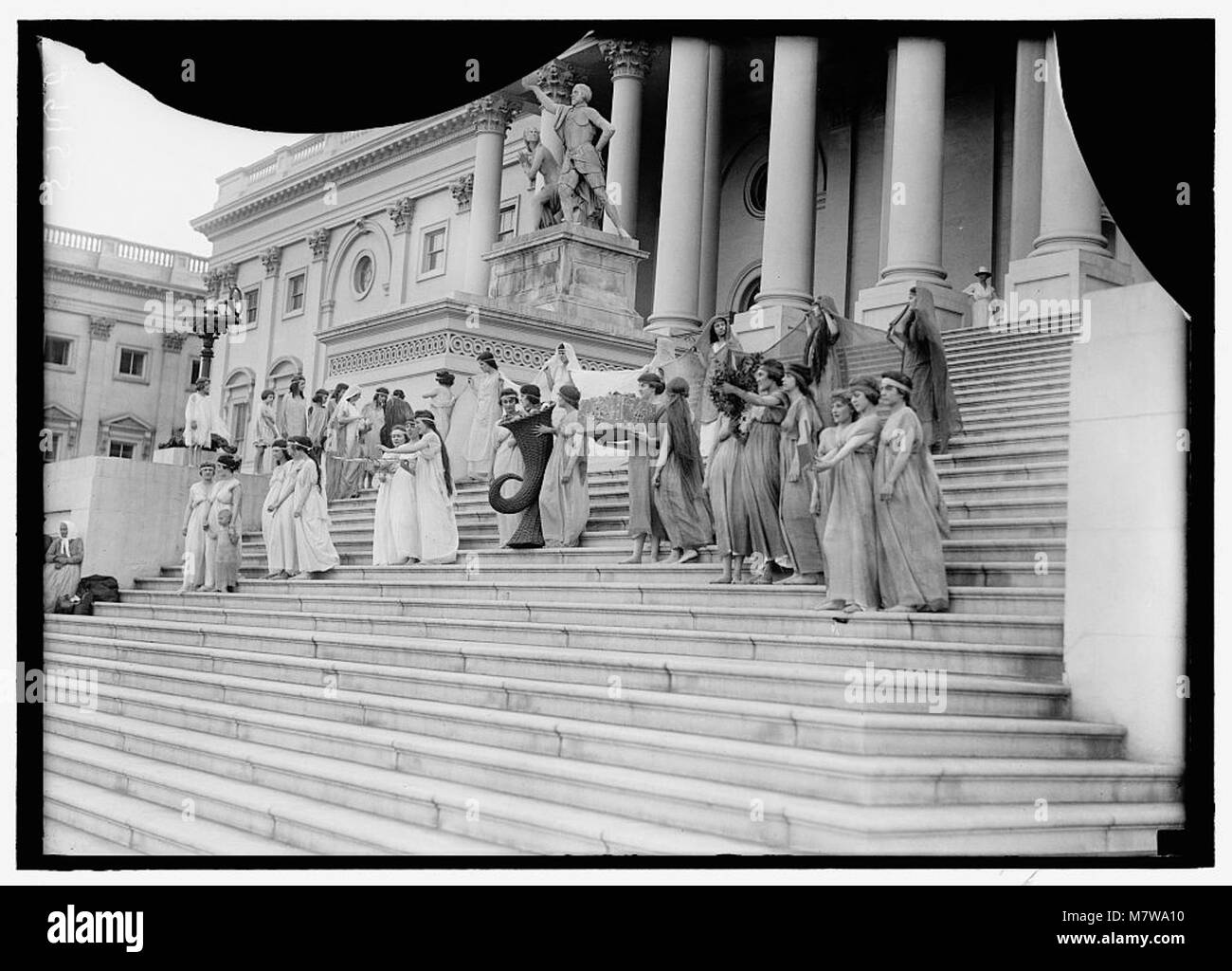 A photograph of various groups gathered on the steps of the U.S ...