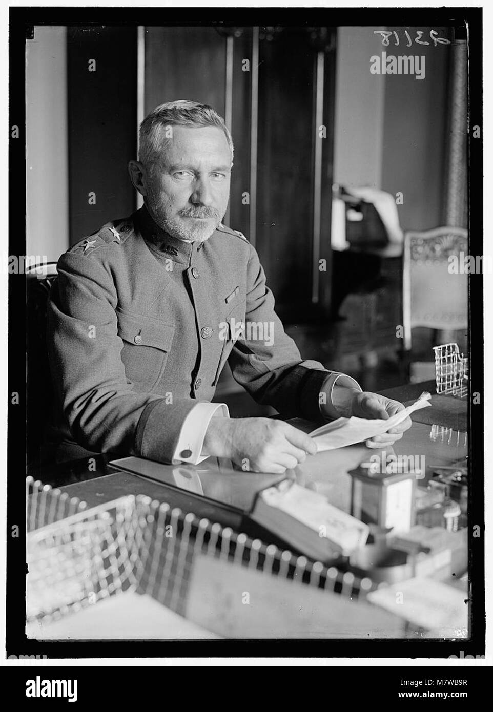 Early 1900s photo shows general hi-res stock photography and images - Alamy