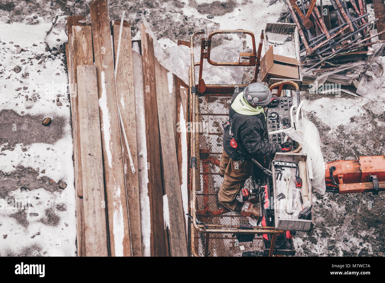 Construction worker snow winter hi-res stock photography and images - Alamy