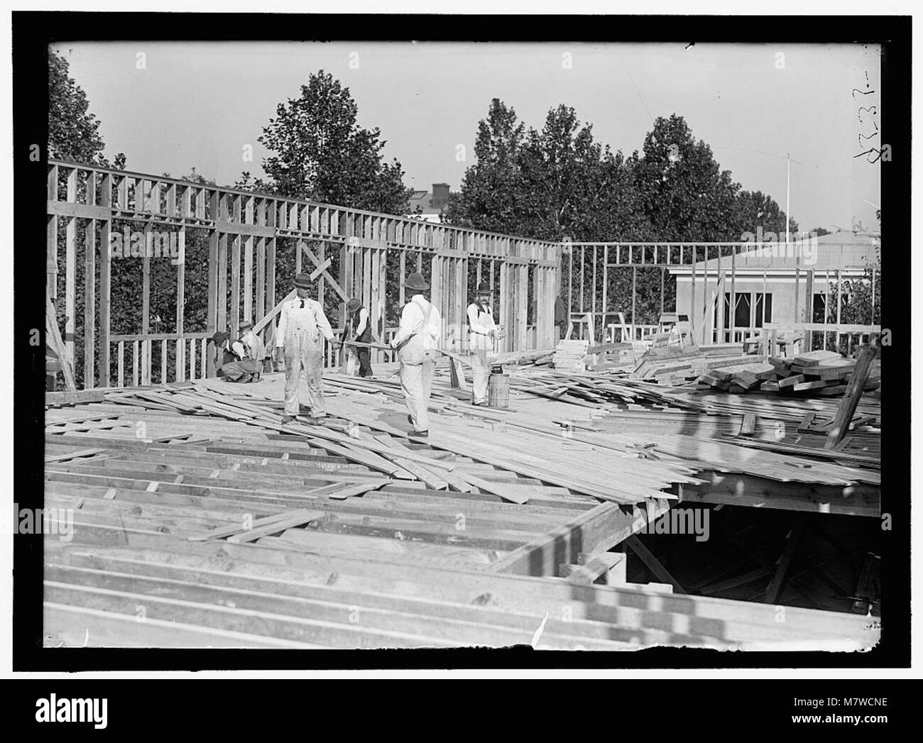 This image shows the ongoing construction of the Council of National ...