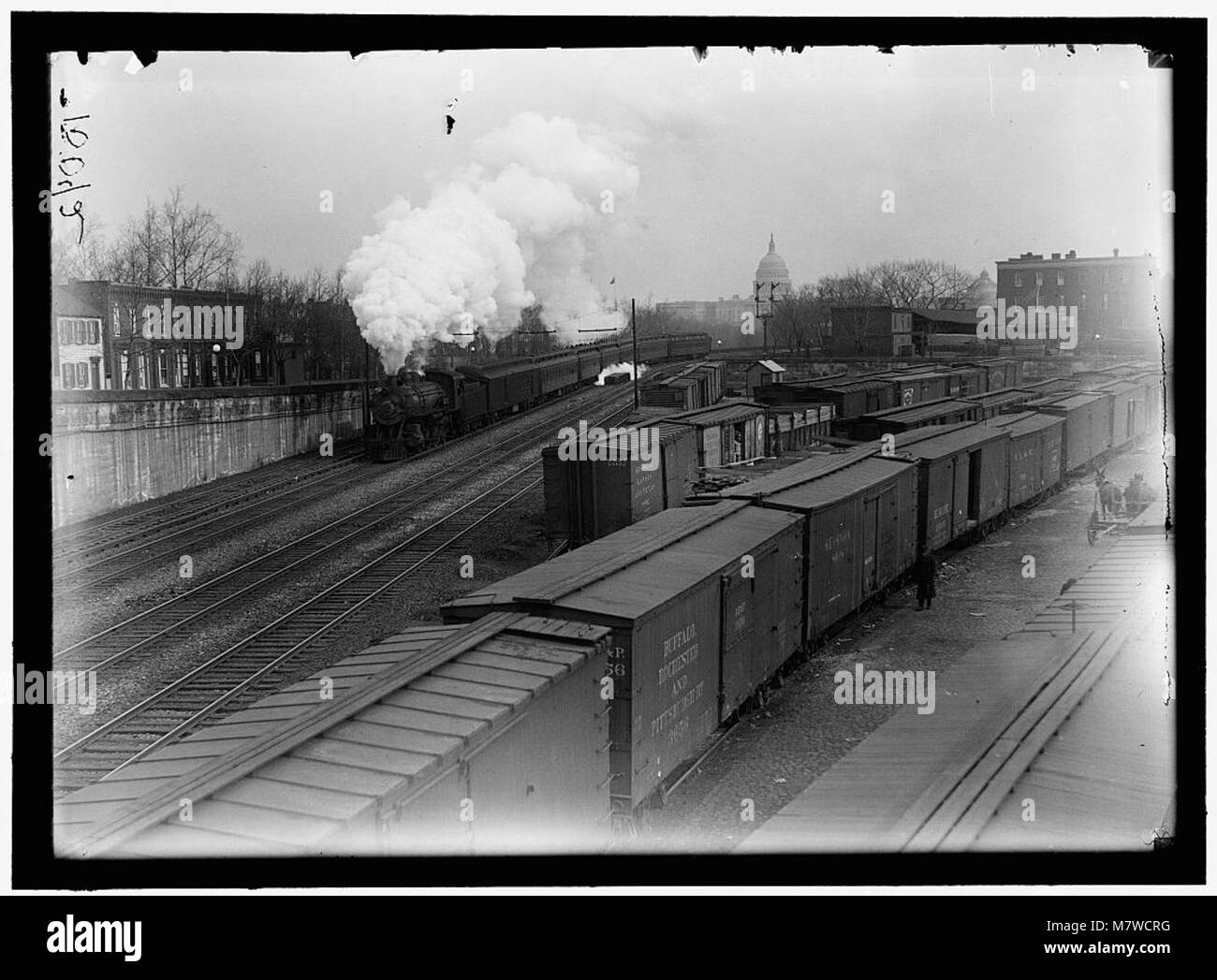 U.S. CAPITOL. DOME FROM RAILROAD YARDS IN SOUTHEAST SECTION LCCN2016868770 Stock Photo - Alamy