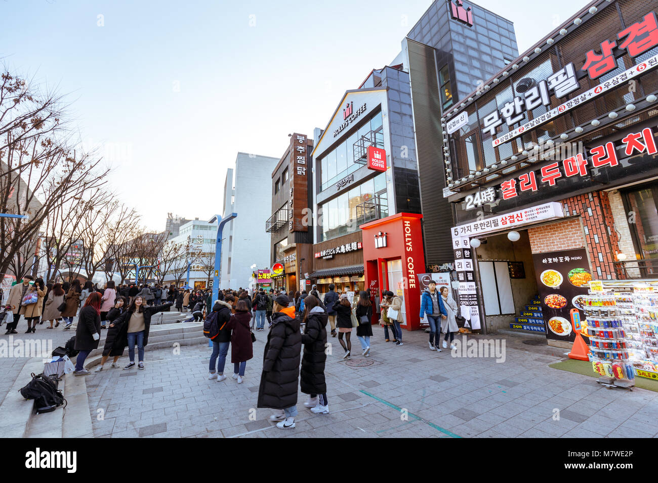 Seoul night hongdae High Resolution Stock Photography and Images - Alamy