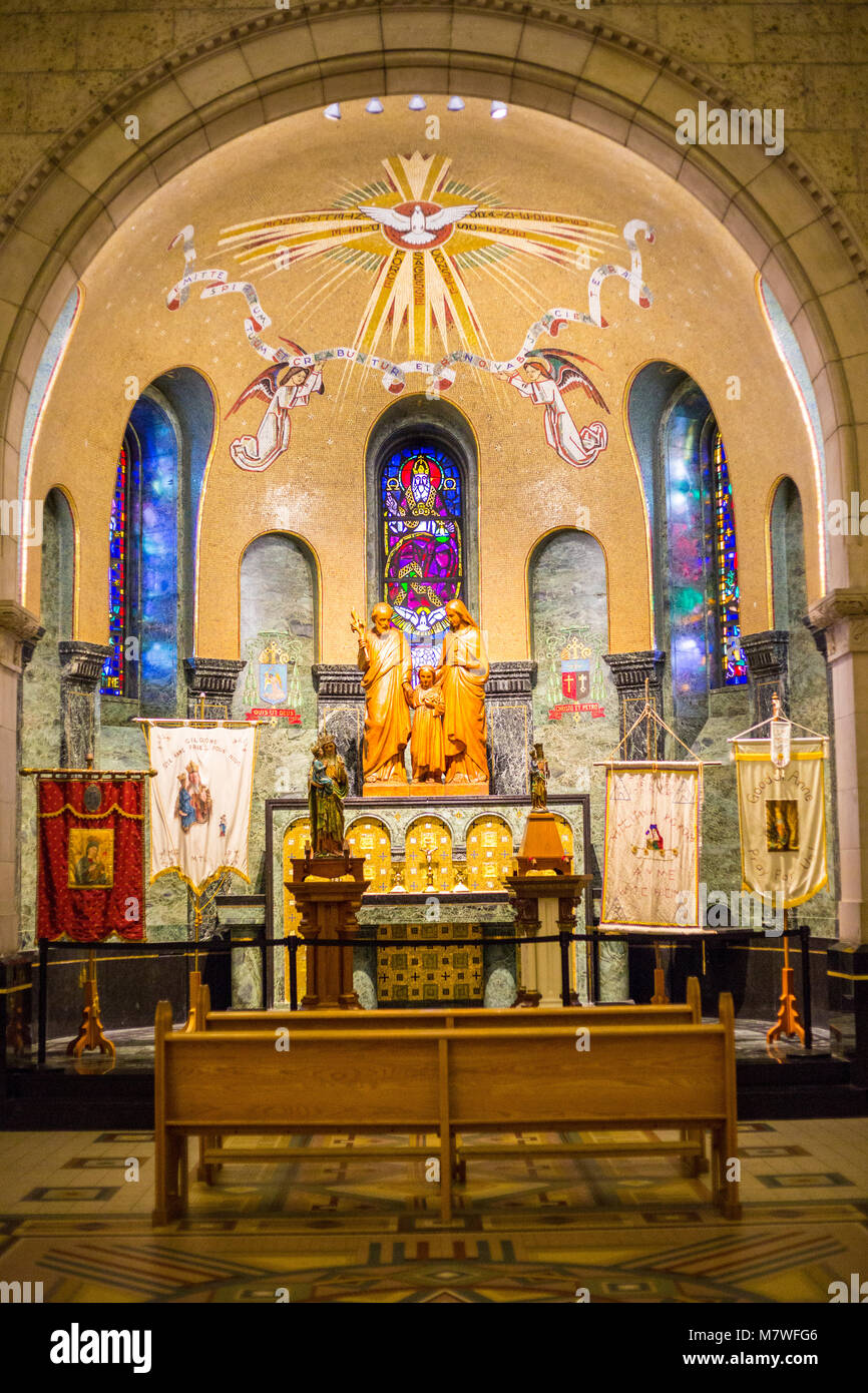 Side altar hi-res stock photography and images - Alamy