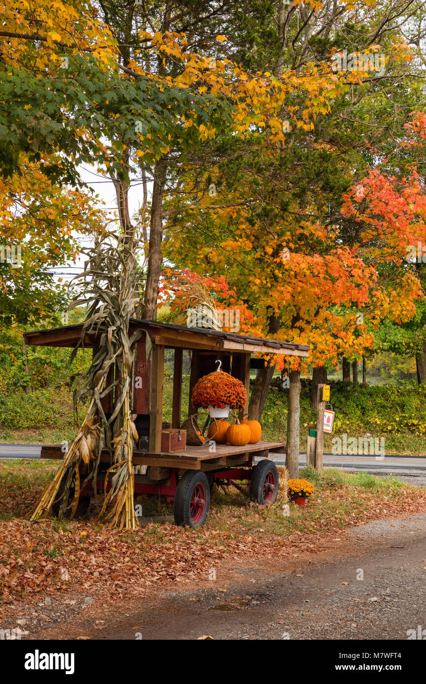 Roadside farm stand hi-res stock photography and images - Alamy