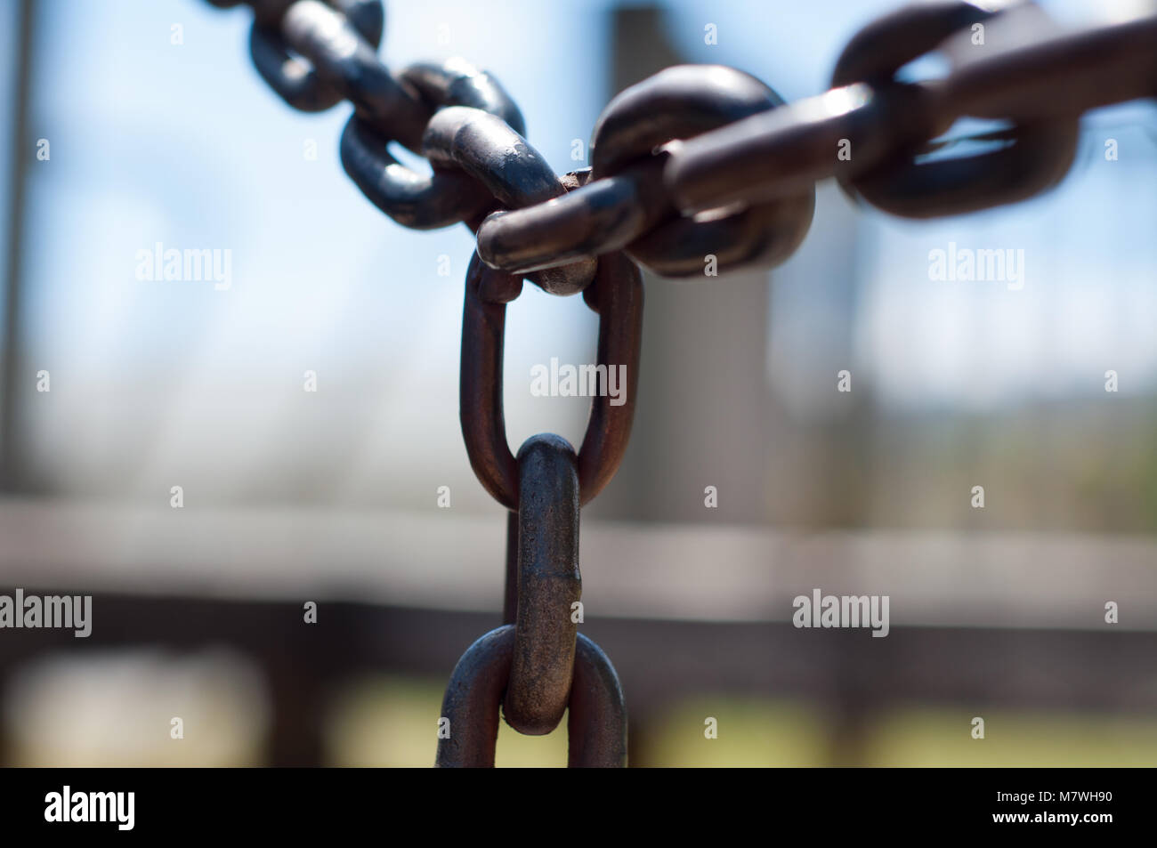 Metal chain linked together hi-res stock photography and images - Alamy