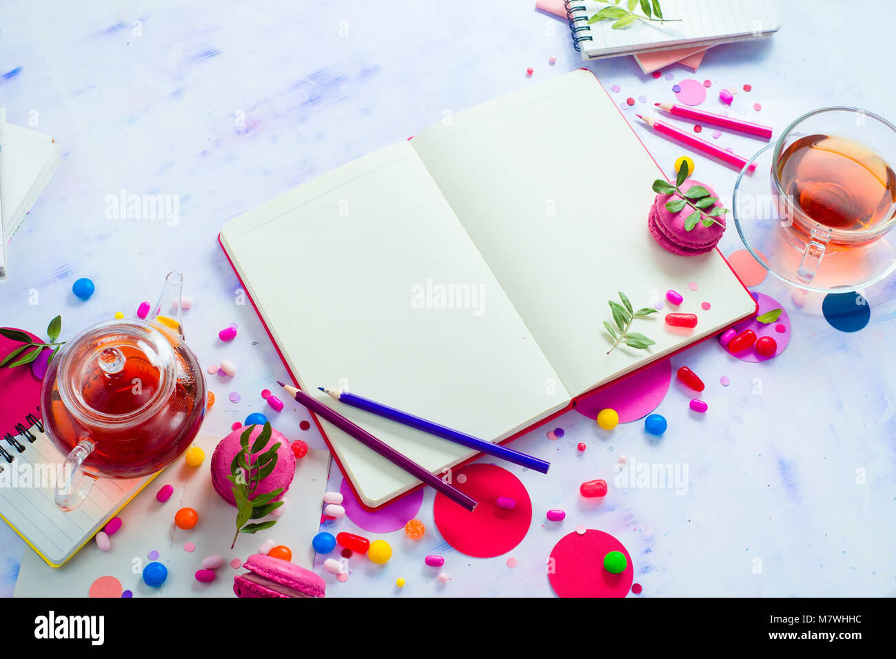 Pink sweets hi-res stock photography and images - Alamy