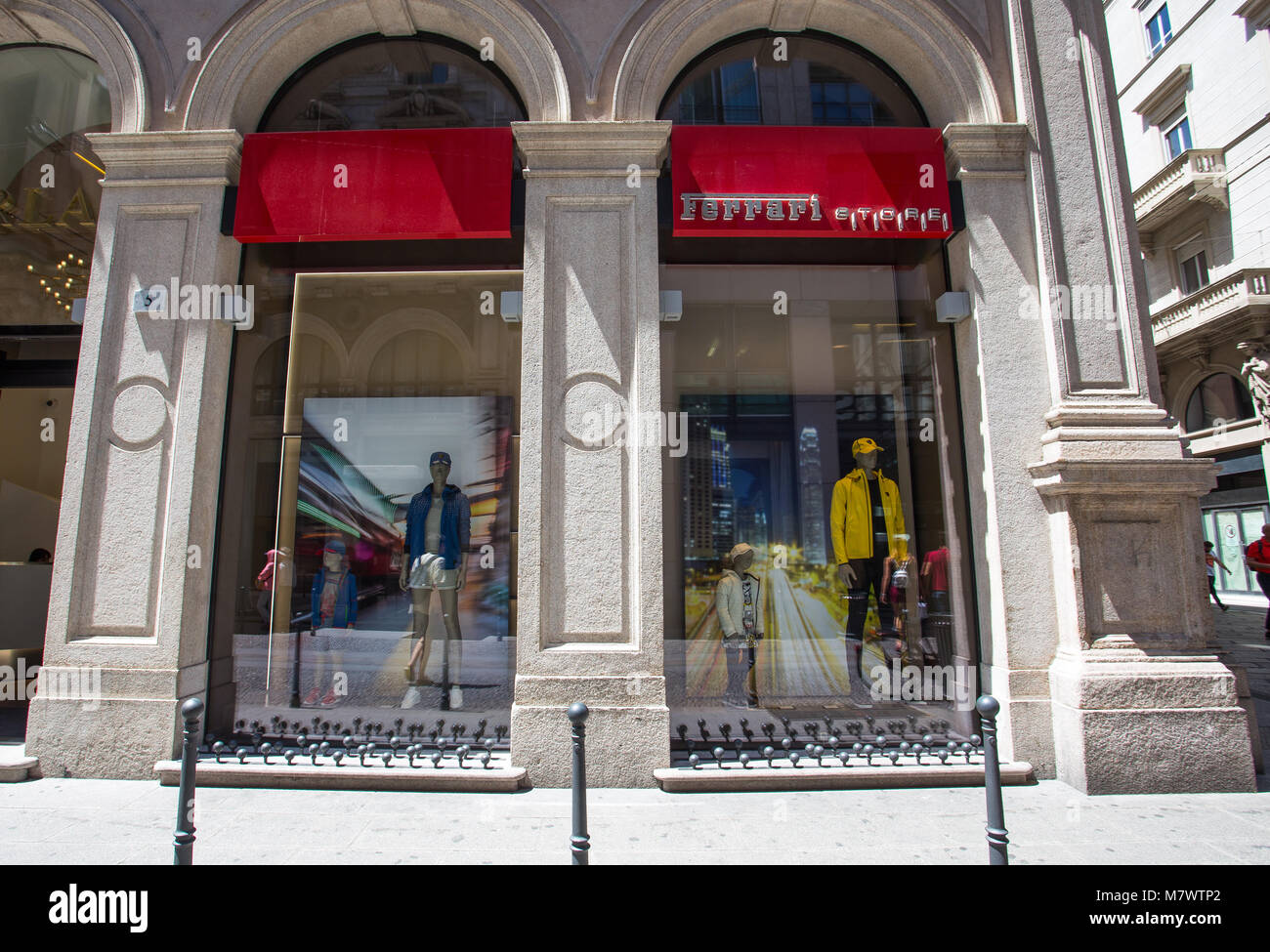 Ferrari cars italy store hi-res stock photography and images - Alamy