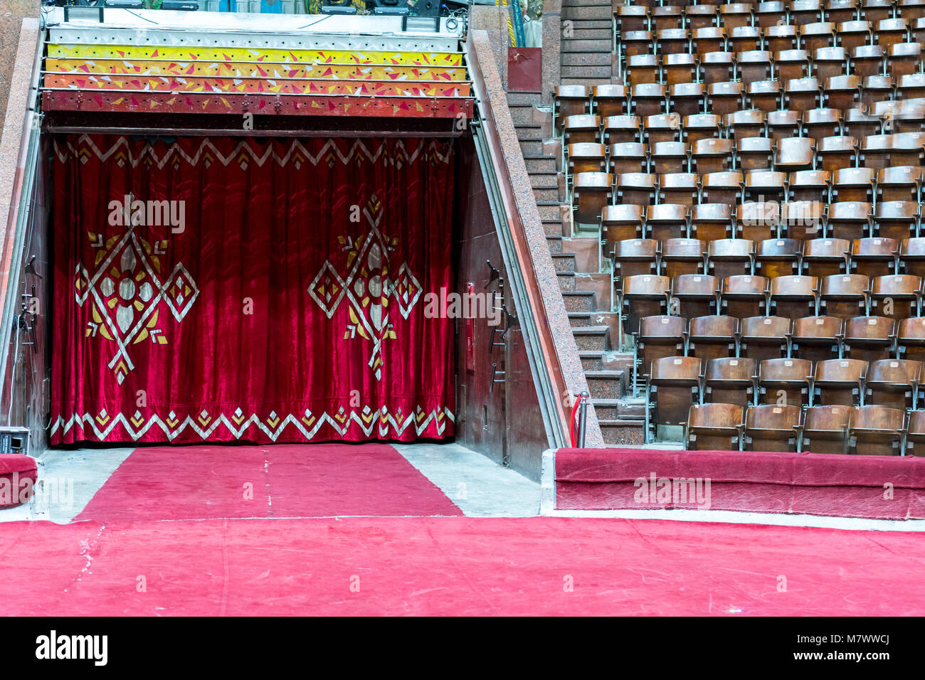 Circus arena and empty hall Stock Photo - Alamy
