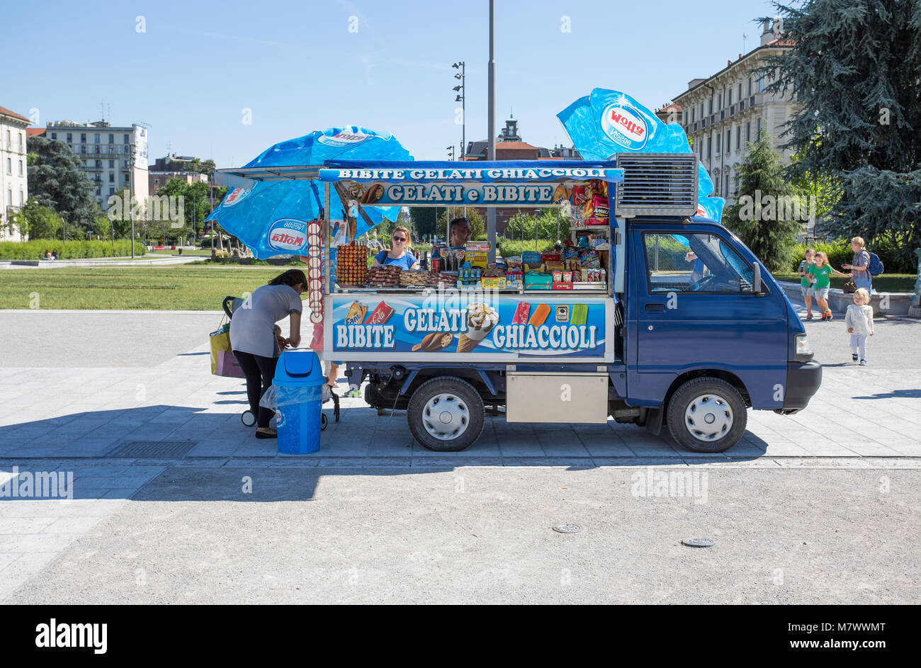 Italian ice cream van hi-res stock photography and images - Alamy